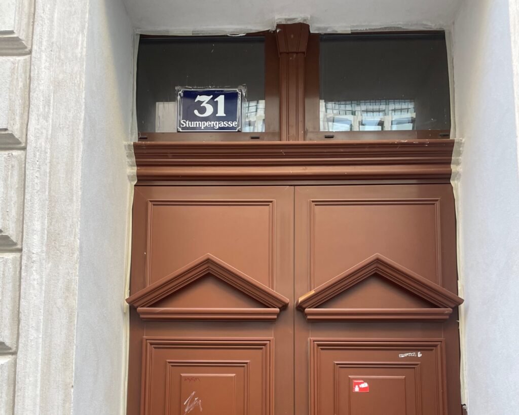 हिटलर का रूम-मेट - प्रवीण झा